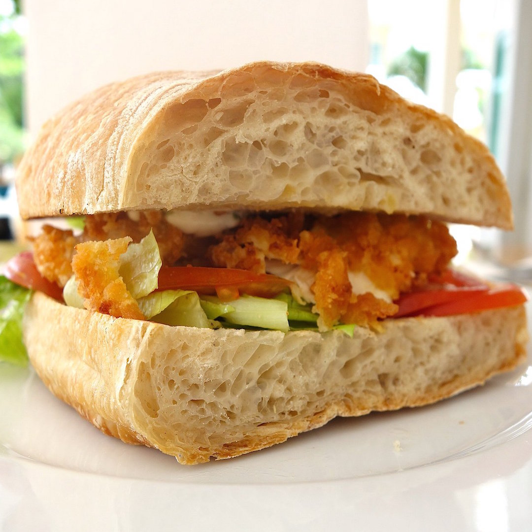 breezekohtao.com Crispy fried chicken sandwich - Aioli and chopped ...